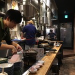 内観写真 : 羊肉炭火焼 肉汁屋 - 新橋/ジンギスカン | 食べログ