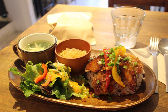 『全てが可愛い！ごはんも美味しいカフェ♡』by りんご☆ : SOROR （ソロル） - 新大塚/カフェ [食べログ]