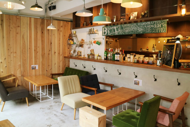 座席 : CAFE BEATO （カフェ ベアート） - 新福島/カフェ | 食べログ