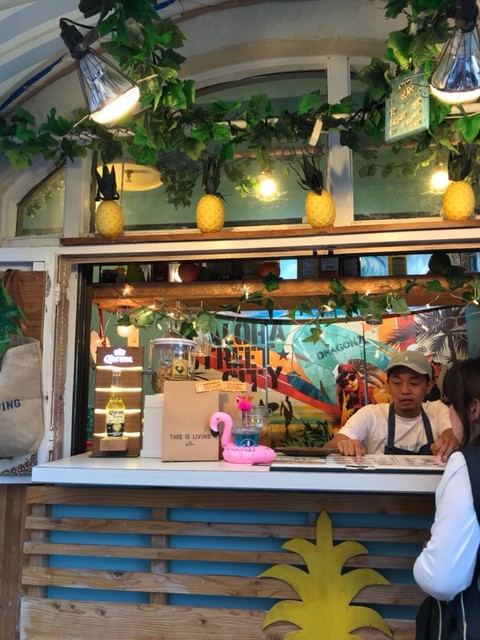 ハウジー ソーダバー （Howzit? SODA BAR） - 北谷町/カフェ [食べログ]