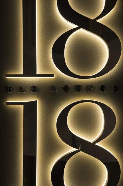 内観写真 : BAR LOUNGE 1818 （バーラウンジイチハチイチハチ） - 北新地/ビストロ | 食べログ
