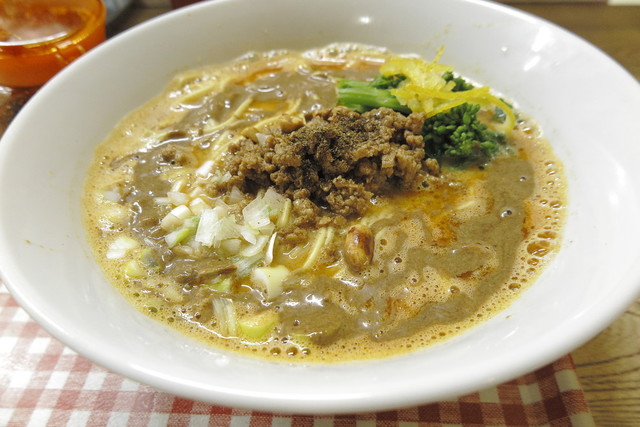 【移転】オレンジ食堂 - 牧志/担々麺 [食べログ]