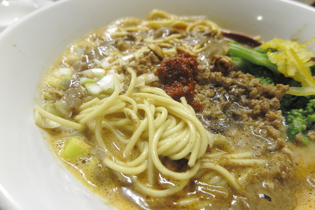 【移転】オレンジ食堂 - 牧志/担々麺 [食べログ]