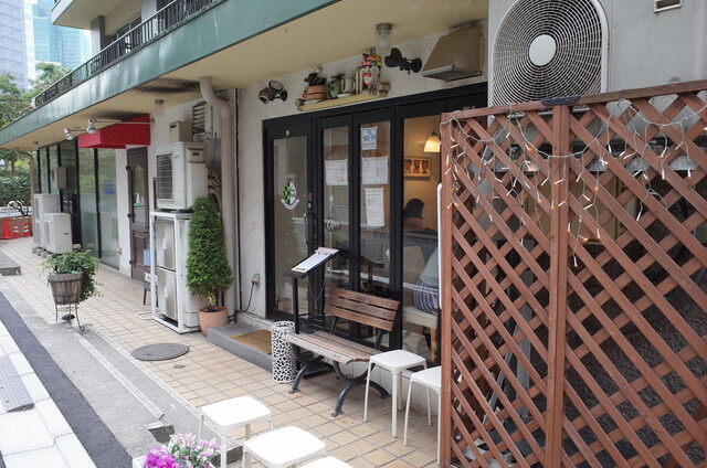 外観写真 : ホットケーキパーラー フルフル 赤坂店 （Fru-Full） - 赤坂/フルーツパーラー [食べログ]