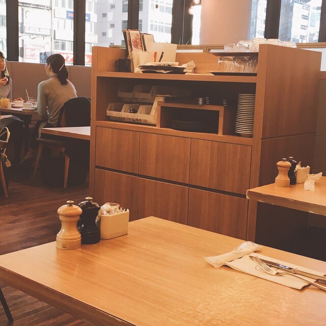 内観写真 : サラベス 東京店 - 東京/カフェ | 食べログ