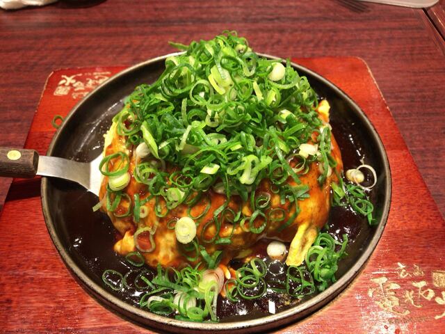 『東京で頂くふんわり広島焼き』by 茶々の葉さぁらさら : 電光石火 東京駅店 - 東京/お好み焼き [食べログ]