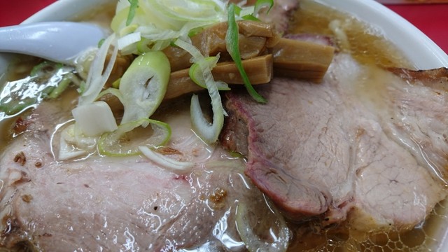 『チャーシュー麺は見たら分かる旨いやつ』by kidoppy6321 : 一品香 城東店 - 小山/ラーメン [食べログ]