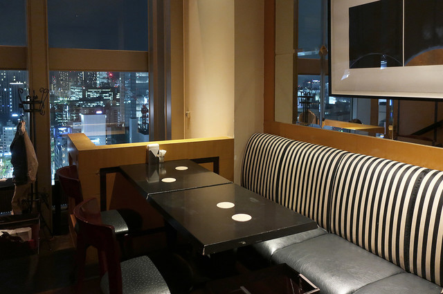 『変わり行く21F 窓からの景色』by マダム・チェチーリア : ラウンジ21 （LOUNGE 21 ラウンジニジュウイチ） - 内幸町 ...