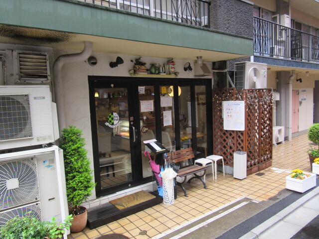 外観写真 : ホットケーキパーラー フルフル 赤坂店 （Fru-Full） - 赤坂/フルーツパーラー [食べログ]