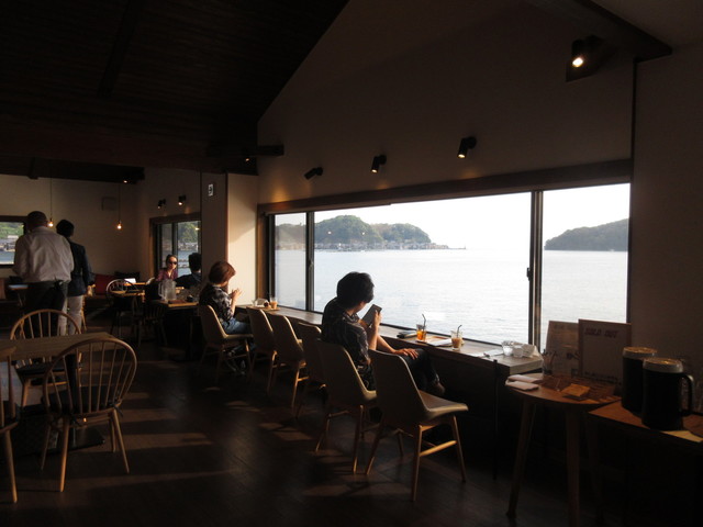 内観写真 : INE CAFE （イネカフェ） - 伊根町その他/カフェ | 食べログ