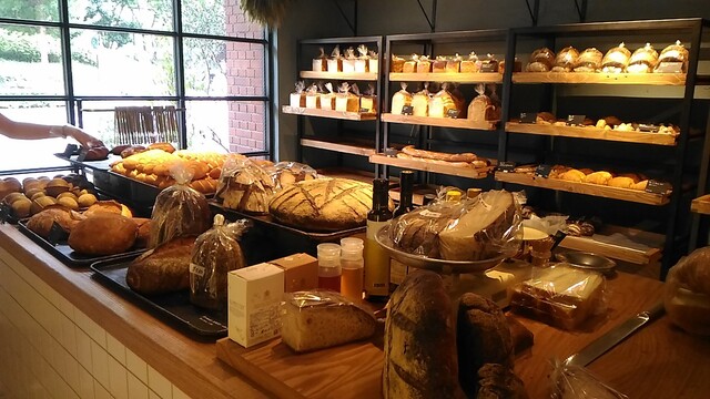 MORETHAN BAKERY - 西新宿五丁目/パン [食べログ]