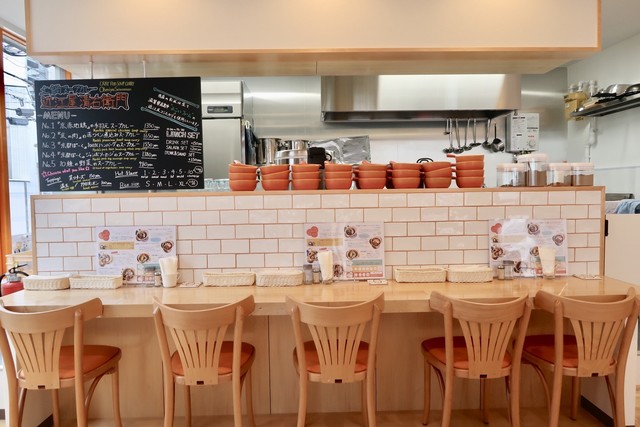 座席 : 土鍋スープカレー 近江屋清右衛門 （Cray pod soup curry Ohmiya Seiuemon） - 京都河原町/スープ ...