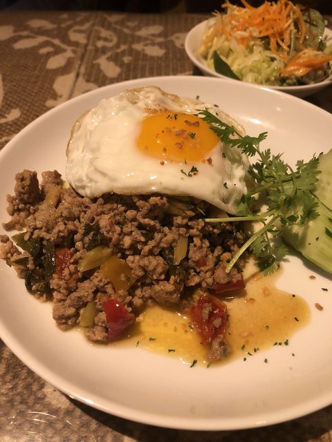 Bai toong （バイトーン） - 本山/タイ料理 [食べログ]