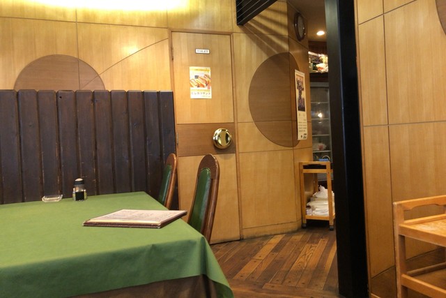 内観写真 : 和洋食屋 いいま - 浅草（東武・都営・メトロ）/洋食 | 食べログ