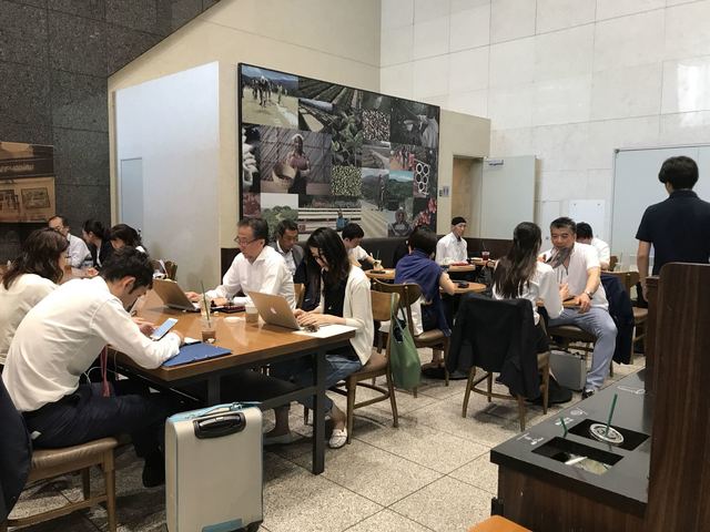 内観写真 : スターバックス・コーヒー JR東京駅日本橋口店 （STARBUCKS COFFEE） - 東京/カフェ | 食べログ