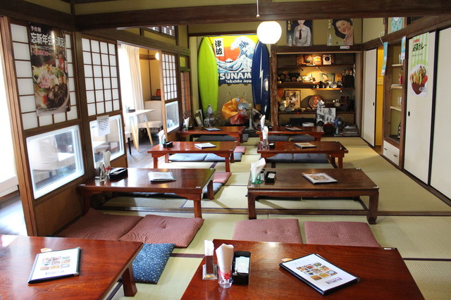 ツナミ カレーアンドグリル （TSUNAMI CURRY&GRILL） - 汐入/カレー | 食べログ