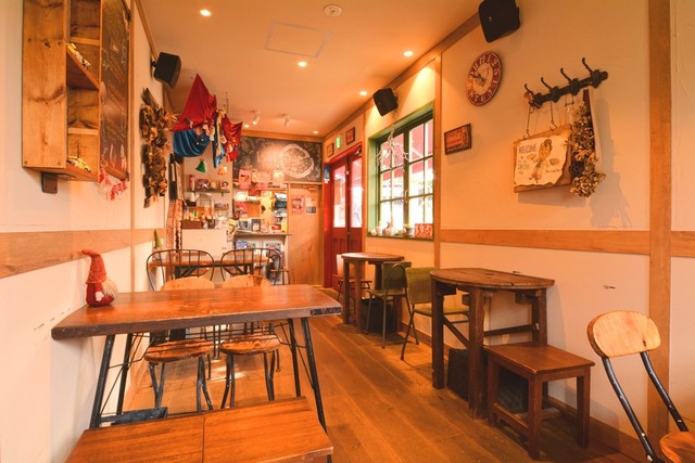 座席 : Boi Boi Pizza （ボイ ボイ ピッツァ） - 高畑/ピザ | 食べログ